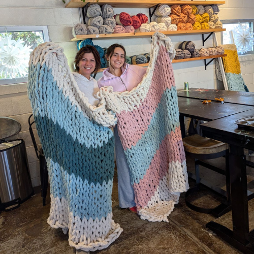 Roswell CVB | Chunky Knit Blanket Workshop